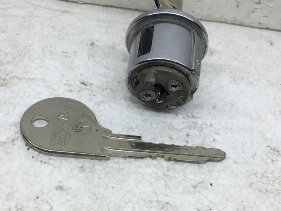 2 keys oem 1968 1969 1970 VW Beetle vintage Ignition Switch lock Bug ...