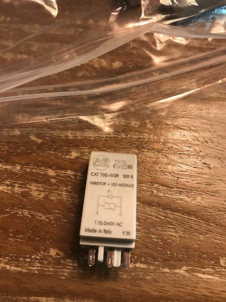 lot of 24 used allen bradley suppressor cat. 700-AV3R | eBay