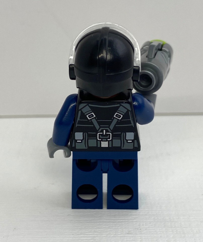 Lego Jurassic World 75928 ACU PILOT MALE MINIFIGURE With WEAPON EUC | eBay