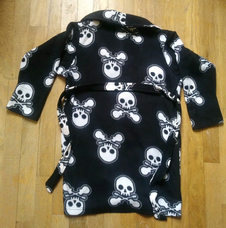 Boys Skull Fleece Bathrobe Size Small 4/6 pre owned | eBay