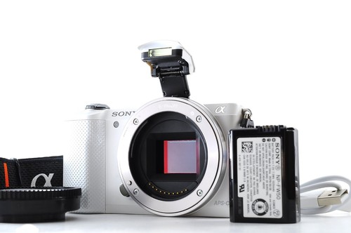 Sony Alpha ILCE A5000 Digital Camera White -Shutter count 8,539 ...