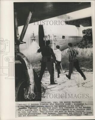1963 Press Photo Alexander I. Rorke Jr., Freedom Fighters Practice for ...