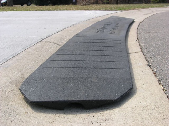 Bridjit 3-piece Expandable Curb Ramp Set for 12ft Driveways for sale ...