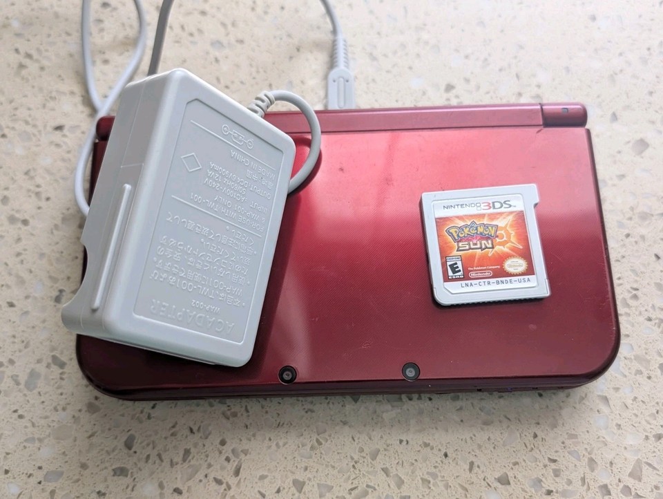 Nintendo 3DS XL Red Handheld with Stylus + Charger + Pokemon Sun Card ...