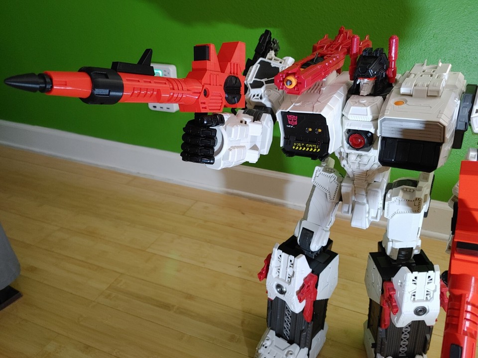 Oversized G1 Guns For Transformers Generations Thrilling 30 Metroplex ...
