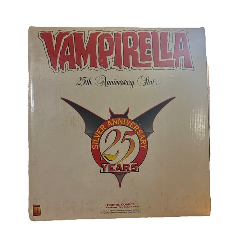 Vampirella Limited Edition 25th Anniversary Statue Giant Figure Diorama ...