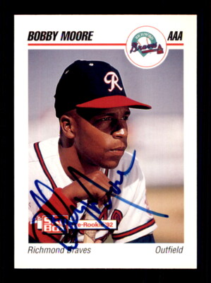 1992 SkyBox Team Sets AAA #434 Bobby Moore - On Card Autograph | eBay