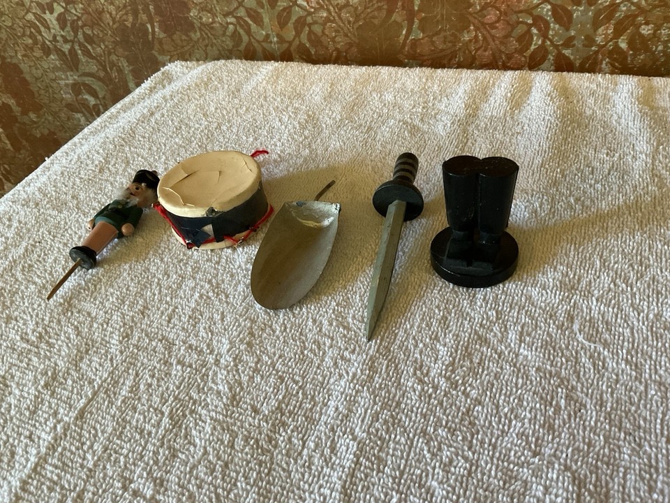 Lot 59 - (5) Replacement Parts For Christmas Nutcrackers | eBay