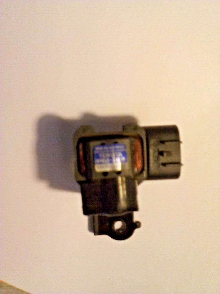 1999-04 TOYOTA CAMRY GENUINE VAPOR PRESSURE SENSOR # 89460-07030 or ...