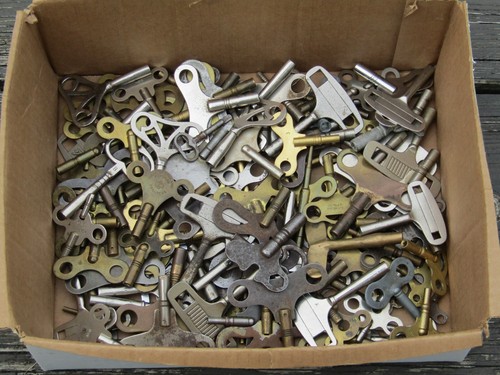 Large Lot of 124 Mixed Vintage Mantle Clock Keys, 5lbs. | eBay