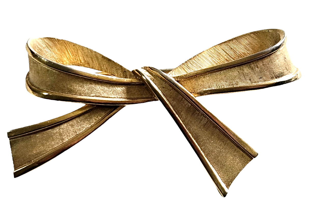Crown Trifari Brushed Gold Tone Vintage Ribbon Bow Br… - Gem