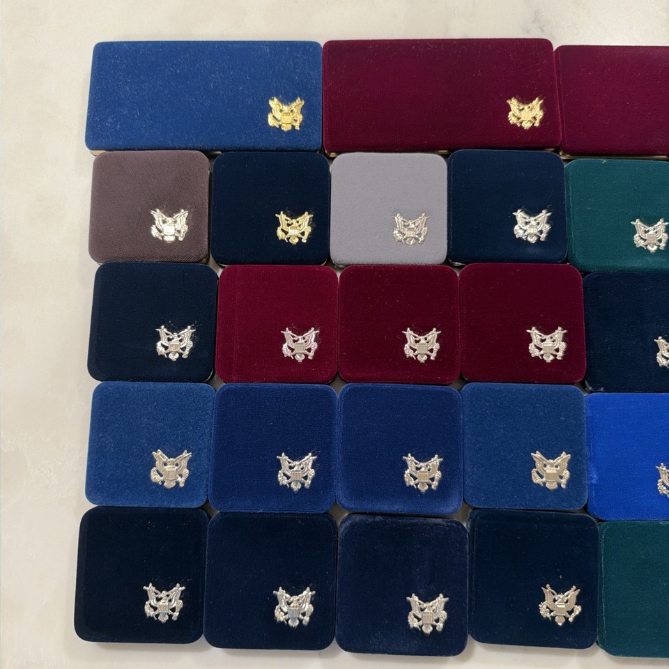 Assorted Large Lot 33 US Mint Velvet Clamshell Case Coin American Eagle ...