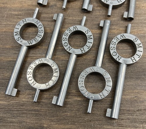 Smith & Wesson Handcuff Keys S&W Model 100, 103, 110, 300, 1800, 1900 ...