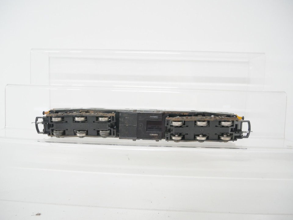 Hornby OO Gauge Class 37 Diesel Loco D6968 BR Green Re-painted ...