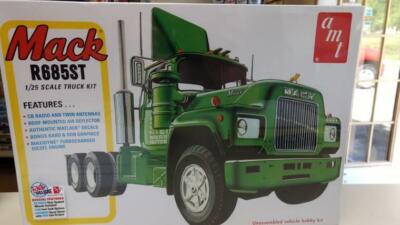 AMT 1039 Mack R685ST model kit | eBay