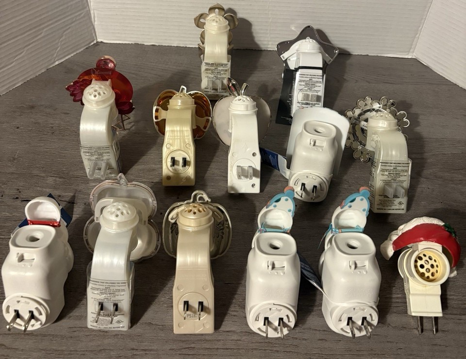 Bath & Body Works Wallflower Plug In and Scentportable Car Visor Clips ...