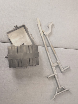 Vintage GI Joe Original Dangerous Removal Demolition Tool Tongs and Box ...