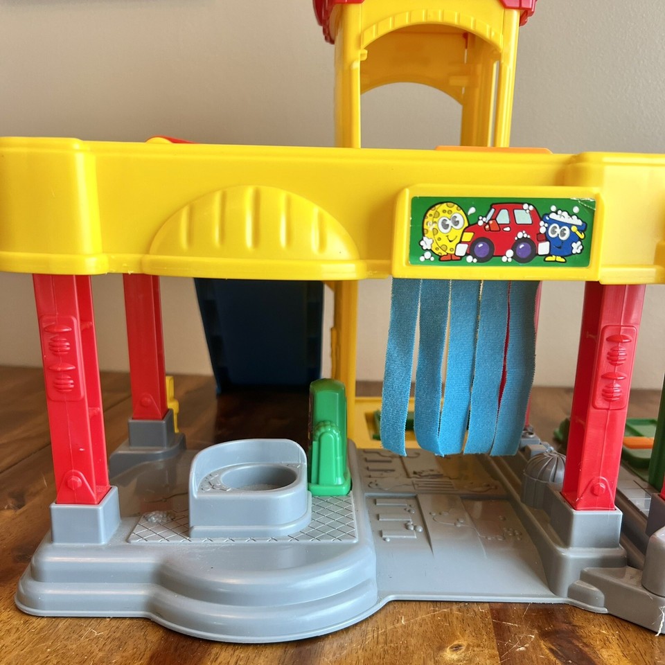 FISHER PRICE LITTLE PEOPLE Ramps Around Garage with sounds | eBay