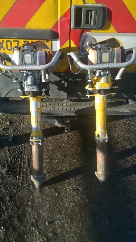 ROBEL - 2 STROKE - MOBILE STONE - VIBRATING TAMPERS - VERY LOW HOURS ...