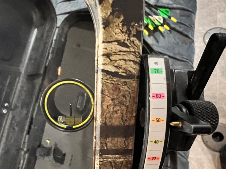 PSE Stinger G3 compound right hand bow. HHH Great Condition with ...