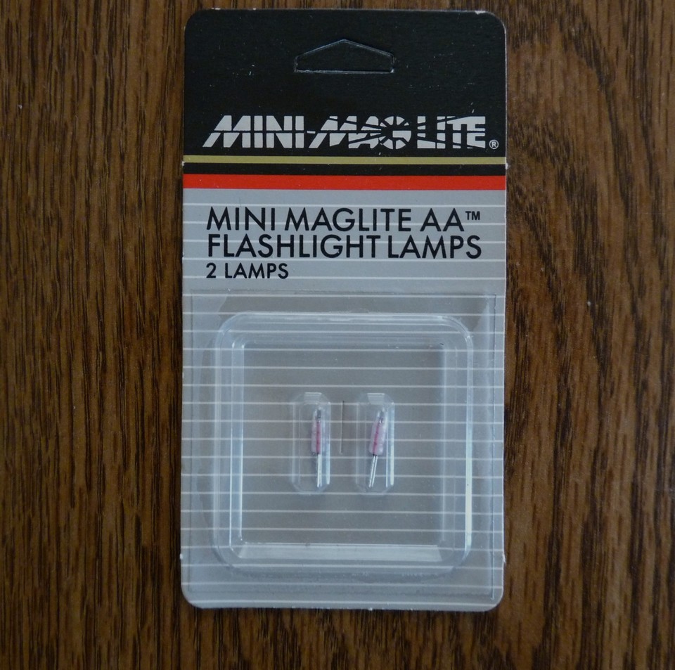 Black Mini Maglite 2AA Incandescent Flashlight NIP With Pack of Extra ...