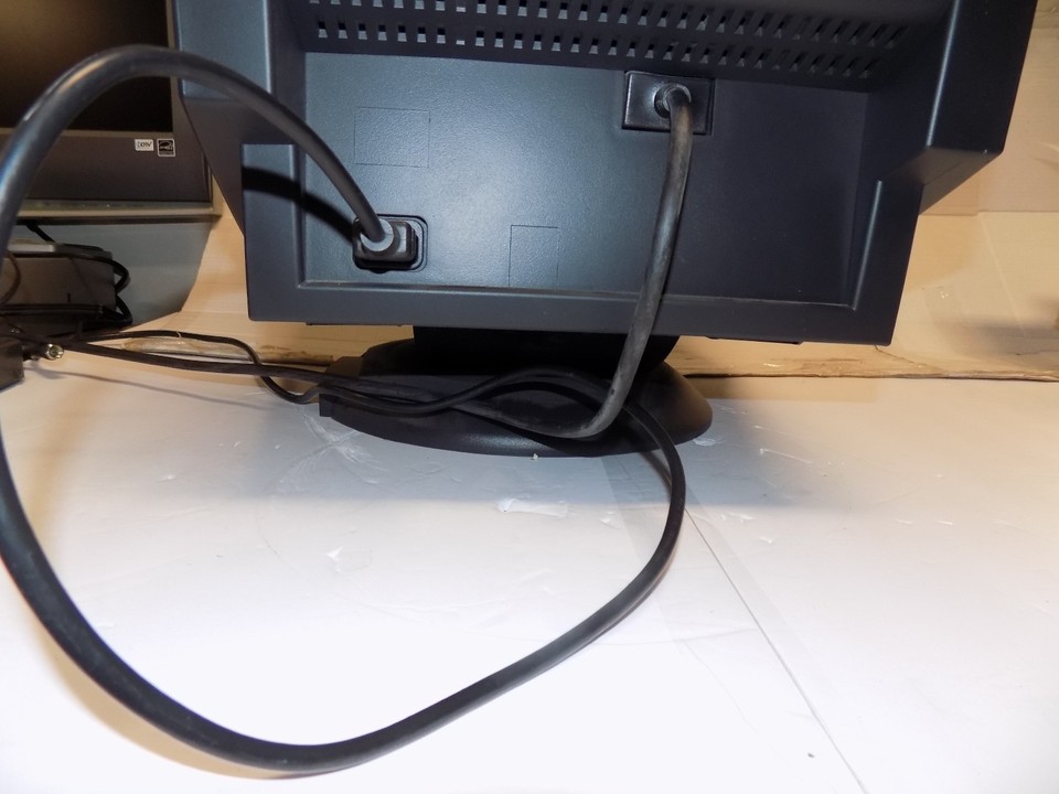 Viewsonic vcdts23307 UltraBrite A90F+ 19" VGA Flat CRT Computer Monitor ...