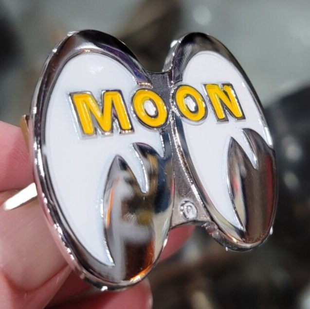 Custom MOONEYES Die-Cast Chrome Grill Emblem Fender Dash Badge Hot Rod ...