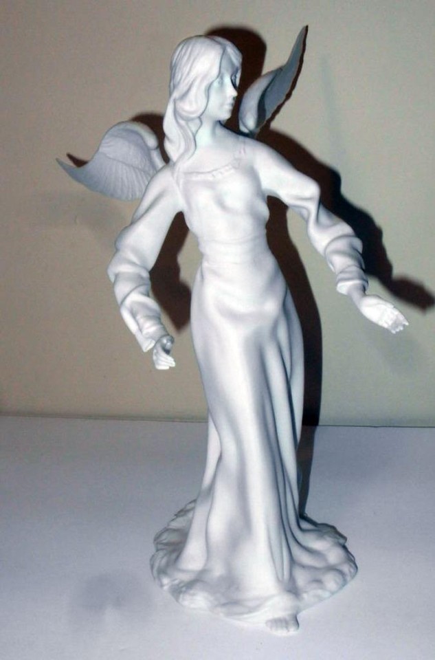 BOEHM NATIVITY SPIRIT OF BETHLEHEM 2 ANGELS STANDING AND KNEELING IN ...