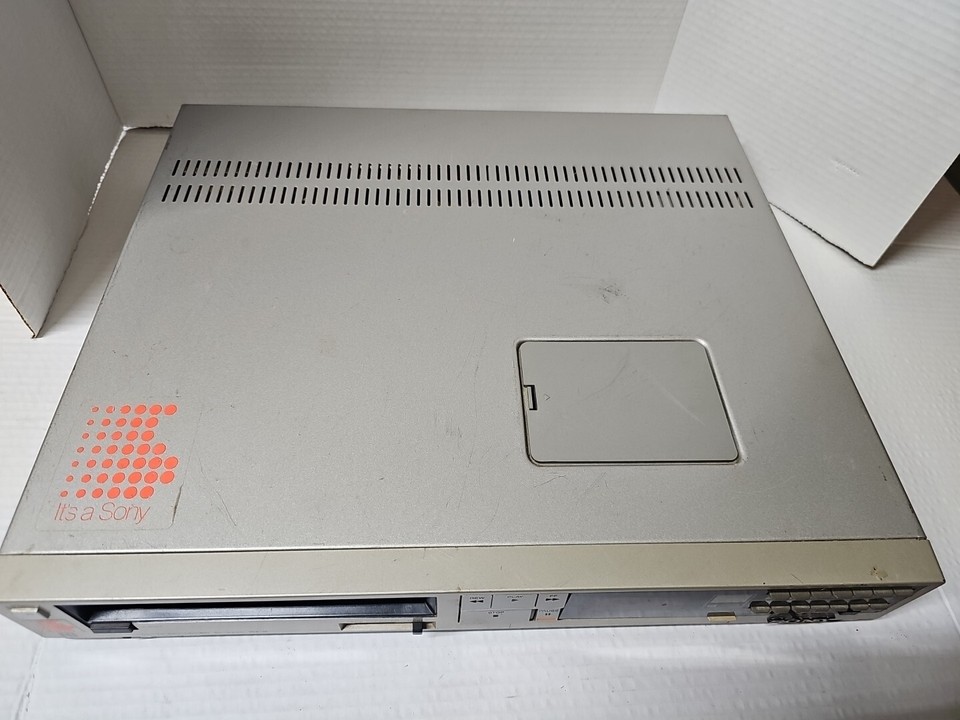 Sony SL-2400 Betamax beta tape player Recorder Powers On Read ...