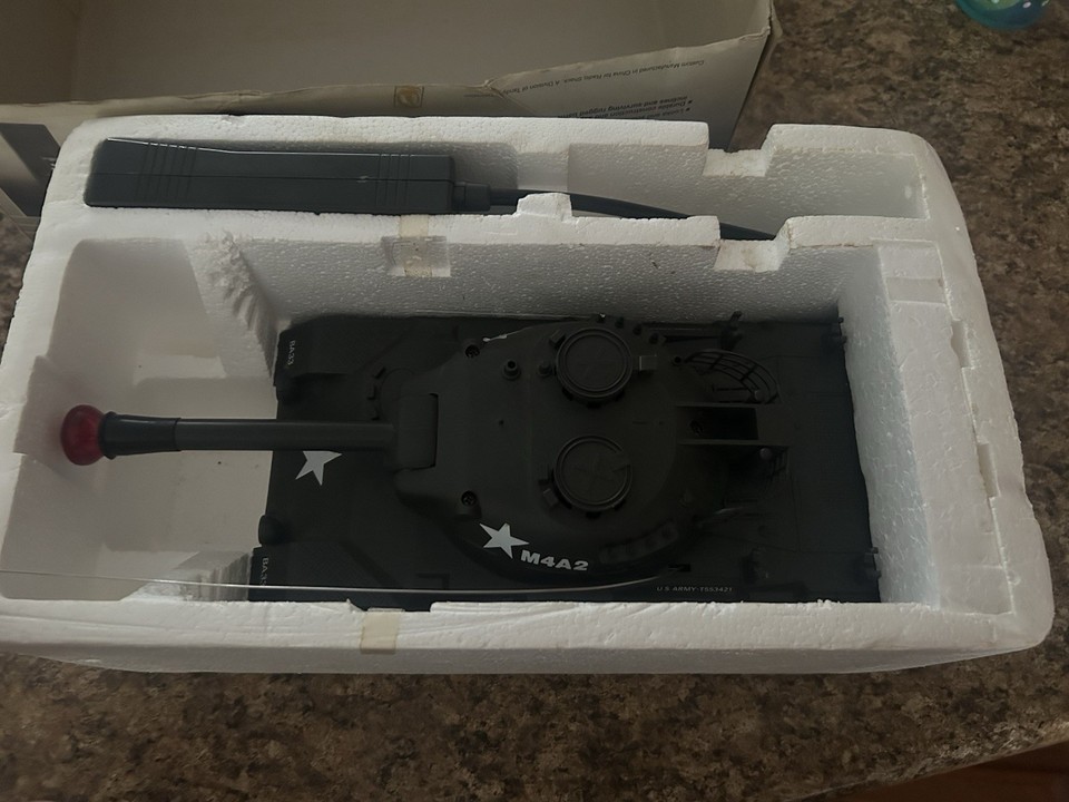 Radio Shack Remote Control Combat Tank With Sound # 60-4040 In Box ...