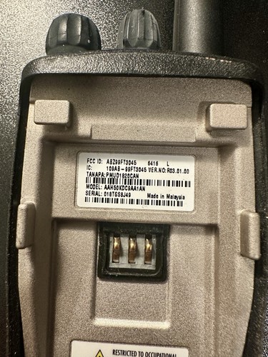 Motorola Radius CP200 VHF Radio AAH50KDC9AA1AN Charger & Battery Used ...