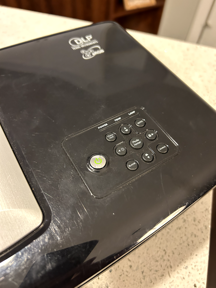 Benq DLP Texas Instruments sRGB Digital Projector KTLSU10416 w/case | eBay