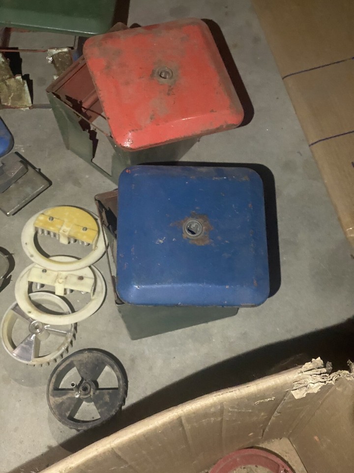 NORTHWESTERN GUMBALL CANDY CAPSULE VENDING MACHINE PARTS LOT SUPER 60 A ...