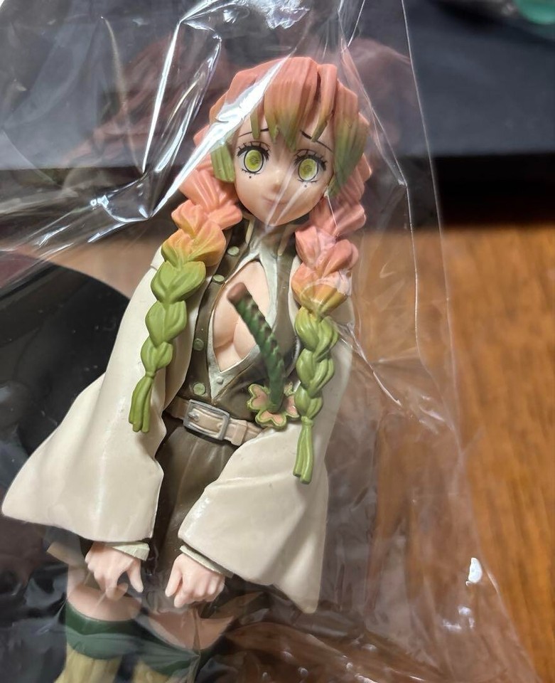 Japan Anime Demon Slayer: Kimetsu no Yaiba Mitsuri Kanroji figure Sepia ...