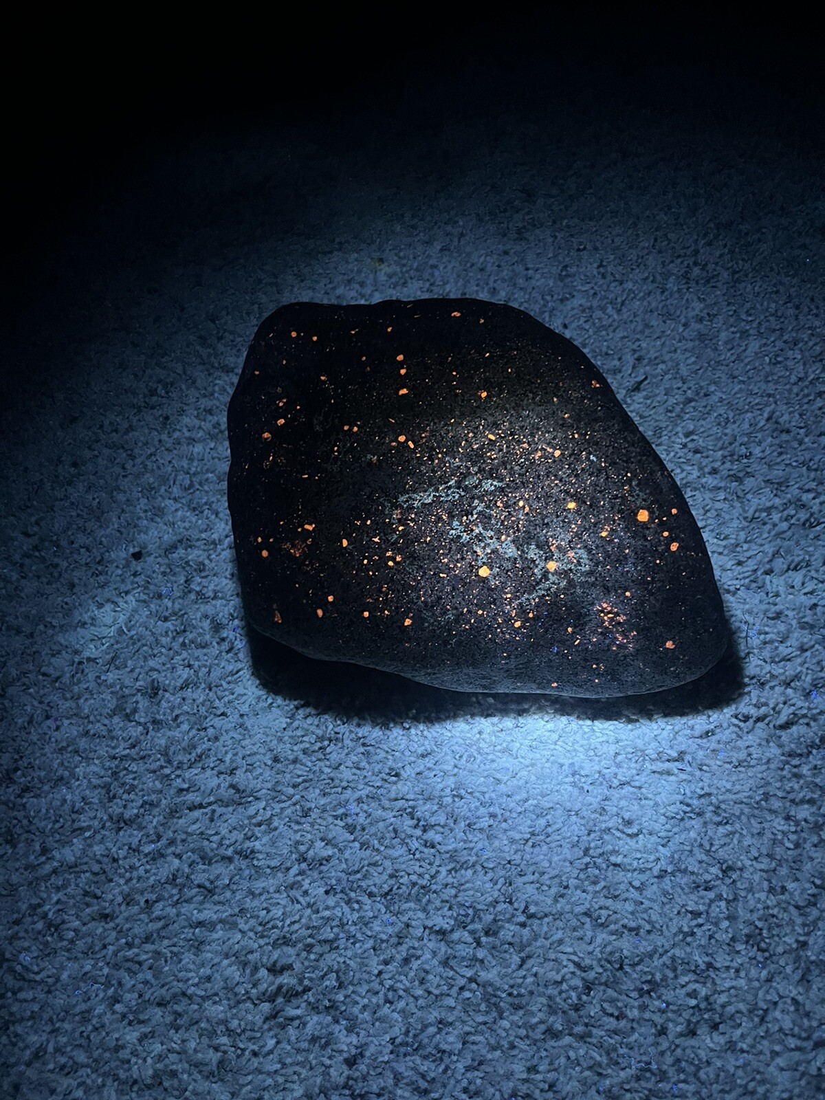 Huge XXL Yooperlite Sodalite UV Rock | eBay