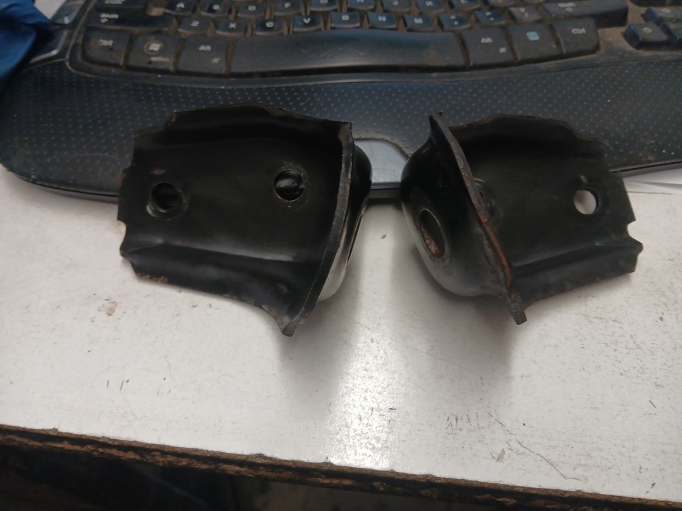 82-02 CAMARO Z28 IROC-Z FIREBIRD TA Rear Stabilizer Sway Bar Bracket RH ...