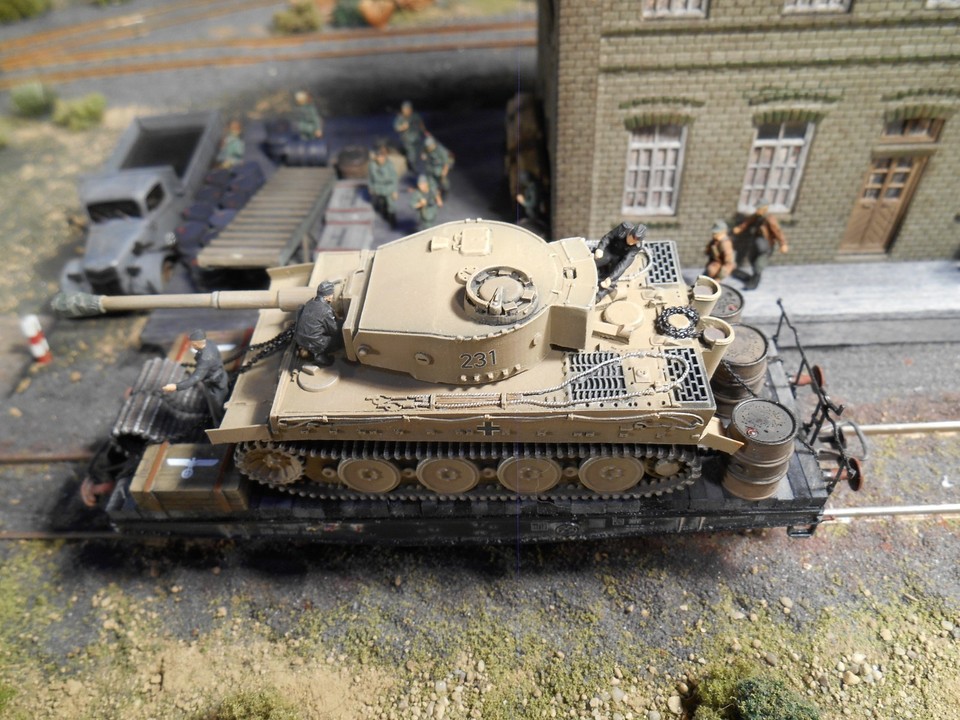 HO Roco Minitank 10th Panzer Army Tank Car with Soldiers A2771 Custom ...