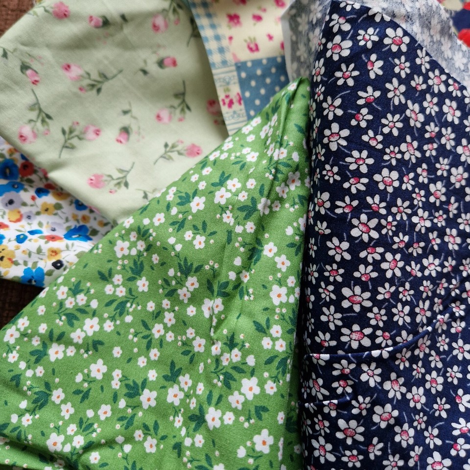 Floral 100% Cotton Fabric Off Cuts Remnants Mixed Colours Prints 200g ...