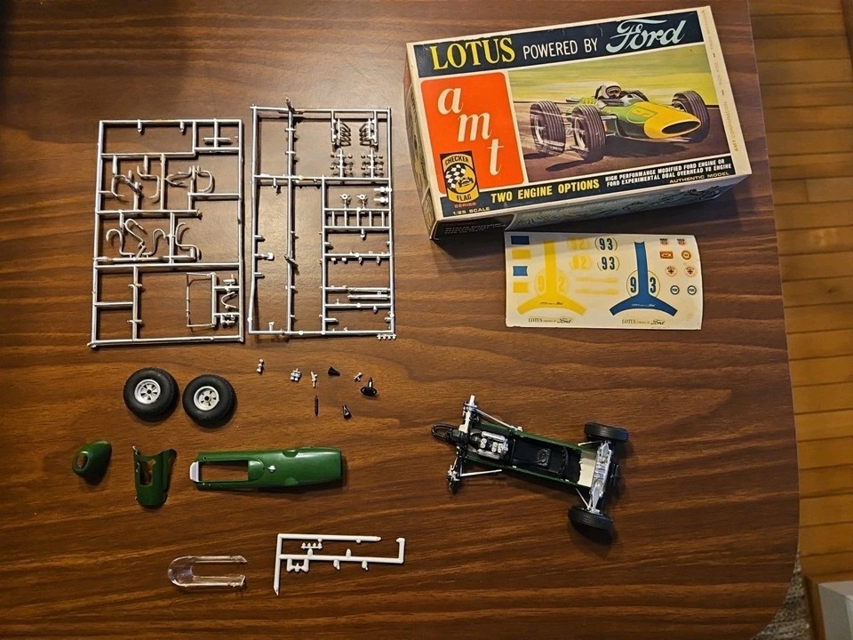 AMT 1/25 LOTUS Powered By FORD 2180-150 Vintage Started Model Kit | eBay