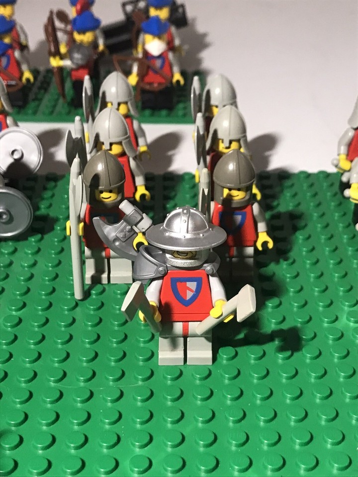 Lego Huge Classic Castle Knights Lot 34 Customized Knights From Set 677 ...