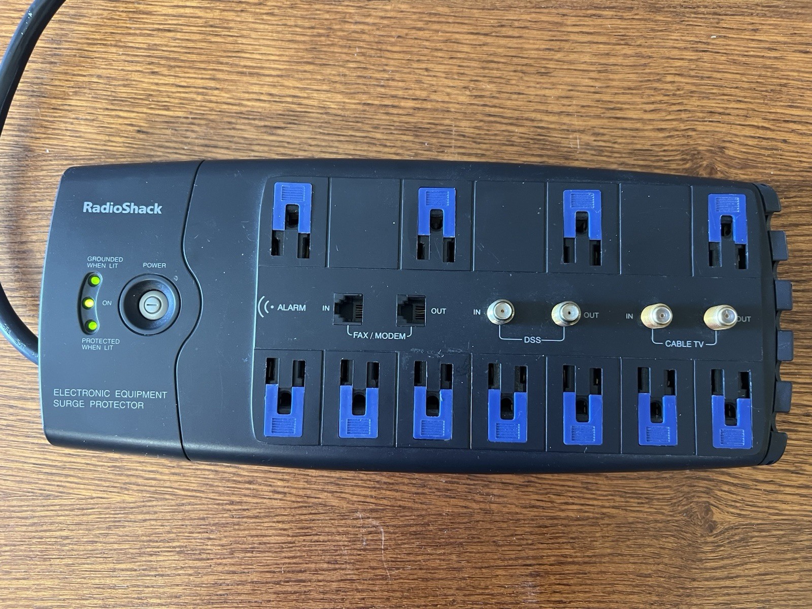 RadioShack 11-Outlet Surge Protector Power Strip Heavy Duty Child Proof ...