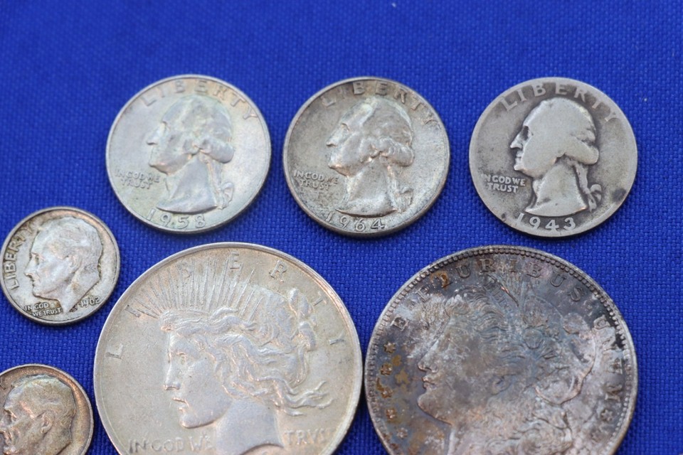 US 90% Silver US Coin Lot Morgan Peace Dollars Barber Half Quarters ...