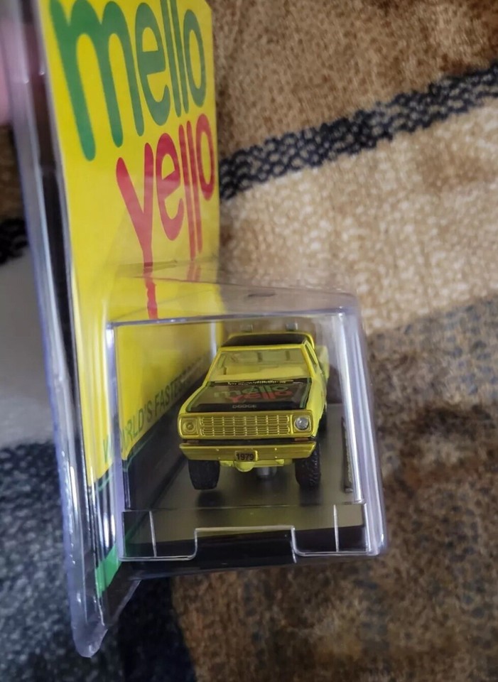 M2 Machines 1979 Dodge 150 Macho Power Wagon Mellow Yellow CHASE 1:64 ...