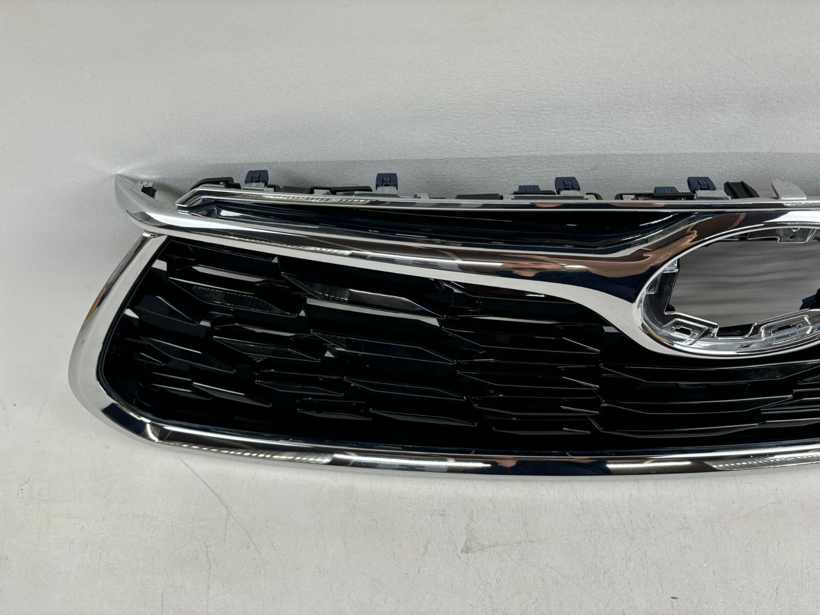 2020-2024 TOYOTA HIGHLANDER GRILLE ASSEMBLY OEM FRONT CENTER GRILL ...