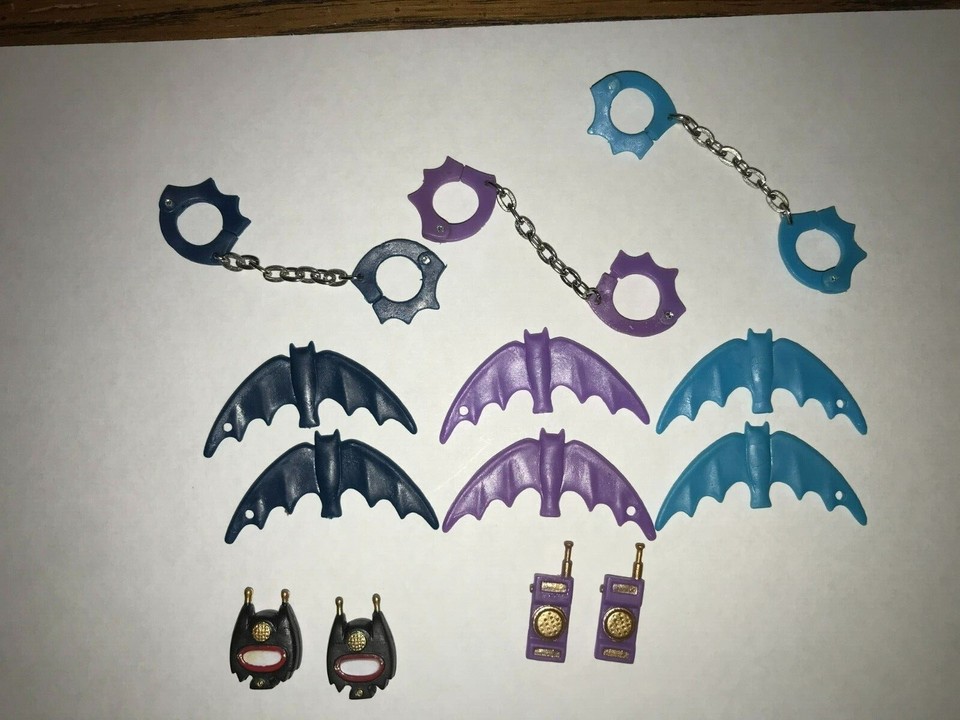 BATMAN 1966 TV SERIES BATPHONe AN BATSPRAYS belt and cuffs lot for ...