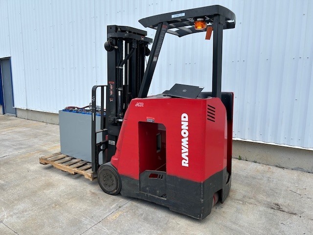 2017 Raymond 425-C35TT 3500 lb Cap. Electric Standup Forklift 3 Stage ...