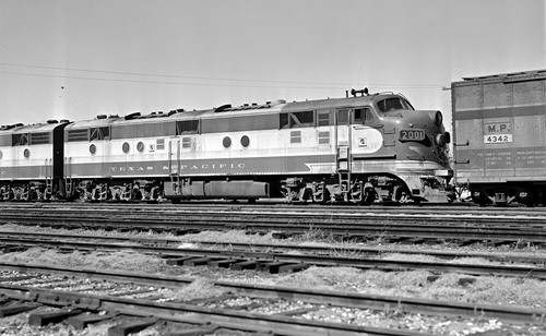 Texas & Pacific EMD E7 Passenger Locomotive No. 2001 Baird TX 1961 5 x ...