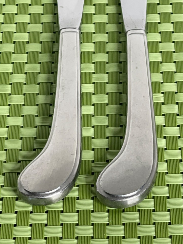 Oneida INDEPENDENCE Stainless 2 Pistol Dinner Knives Deluxe USA Satin ...