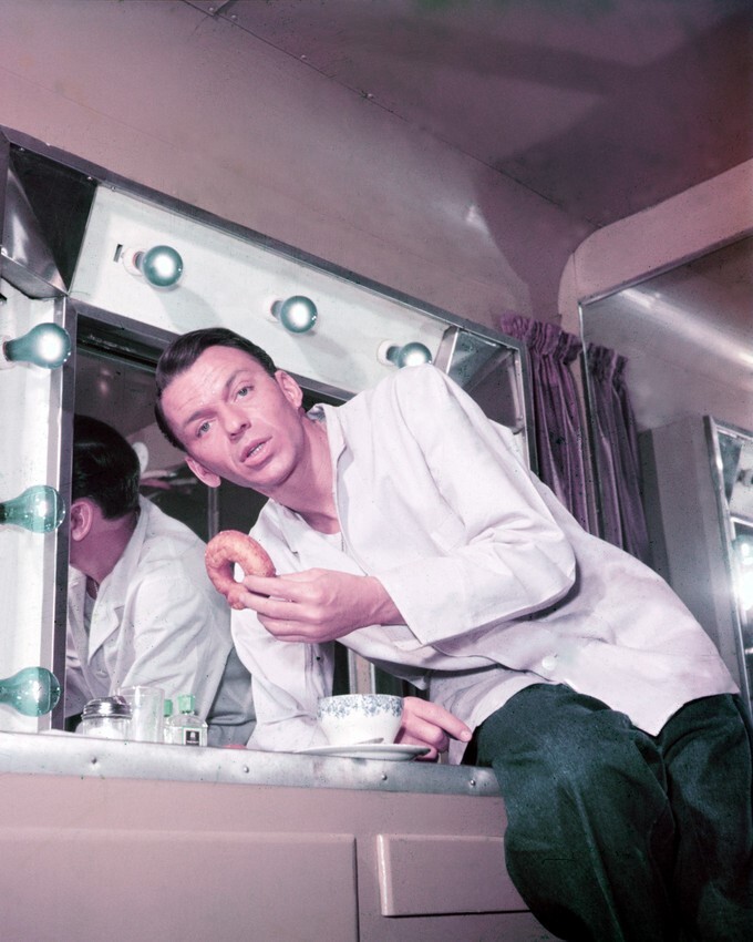 Frank Sinatra Very Rare 50's By Mirror 8x10 inch Photo | eBay