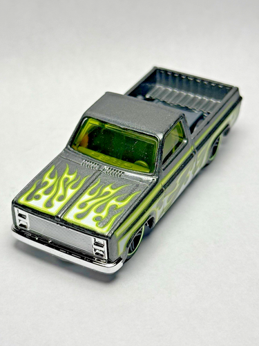 Hot Wheels '83 Chevy Silverado - Gray & Green Diecast 1:64 HW FLAMES ...
